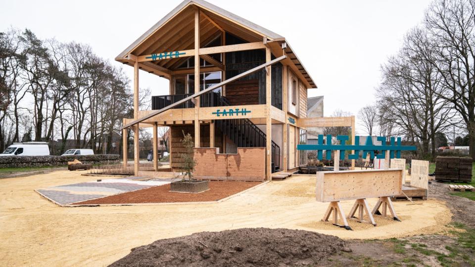 Visitez cette maison témoin circulaire et innovante sur le site de Kamp C | Close Up News